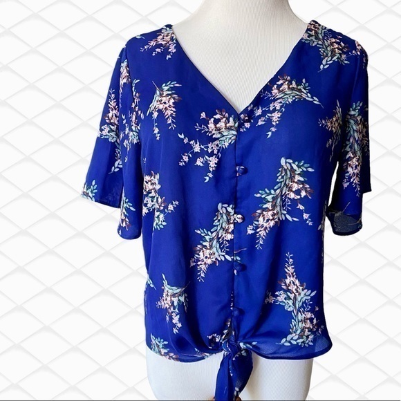 Sienna Sky | Tops | Sienna Sky Vneck Top | Poshmark
